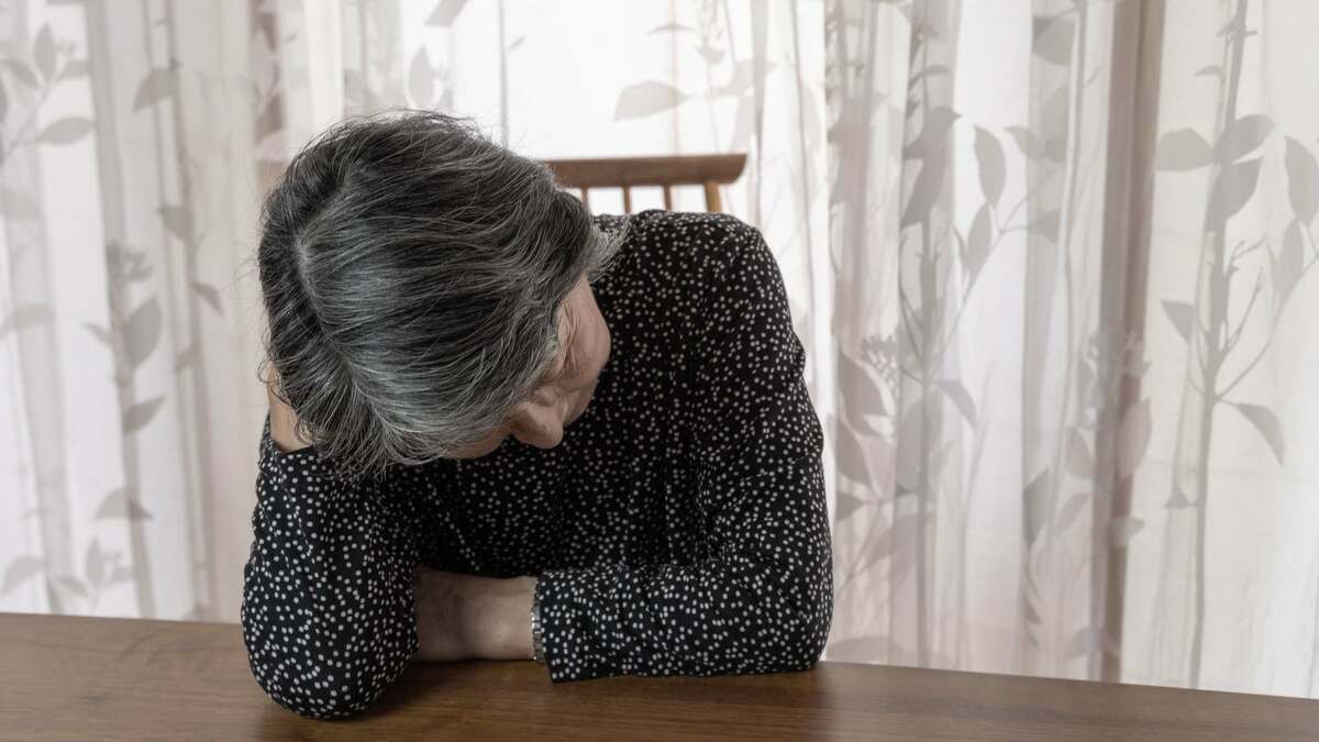 物盗られ妄想、尿失禁、暴力・暴言…認知症の「行動・心理症状（BPSD）」は、本人のストレスの叫び | ゴールドオンライン