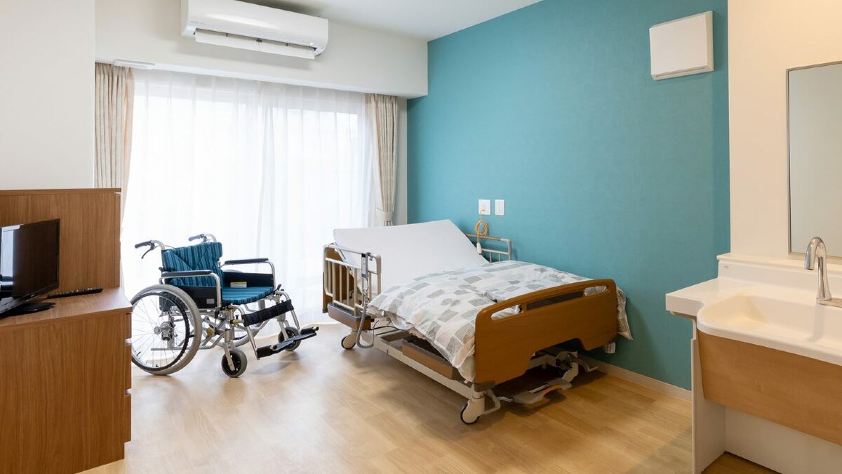 老人ホーム「入居者と面会できない」「費用負担が大きすぎる」という壁…施設探しの無理難題 | ゴールドオンライン